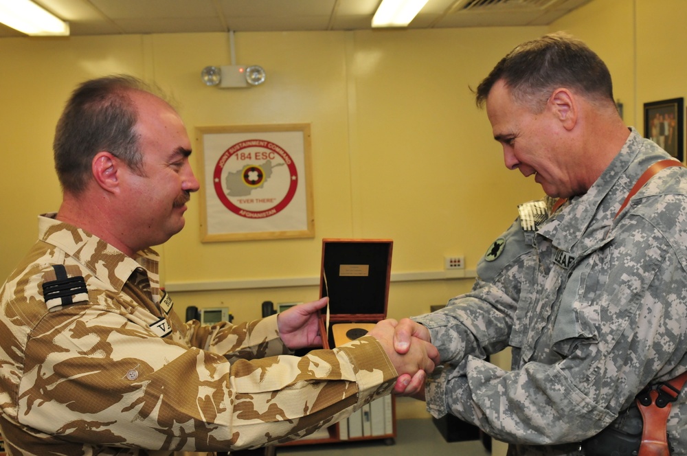 DVIDS - Images - US and Romanian logistics units exchange awards on ...