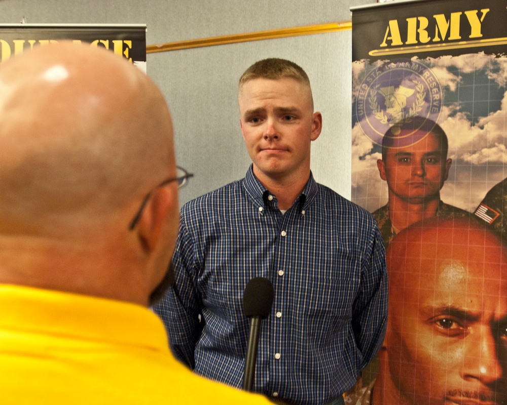 DVIDS - Images - Sponsors interview at no host social [Image 2 of 5]