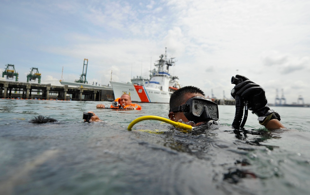 DVIDS - Images - Dive operations with MDSU 2 in Panama [Image 1 of 3]