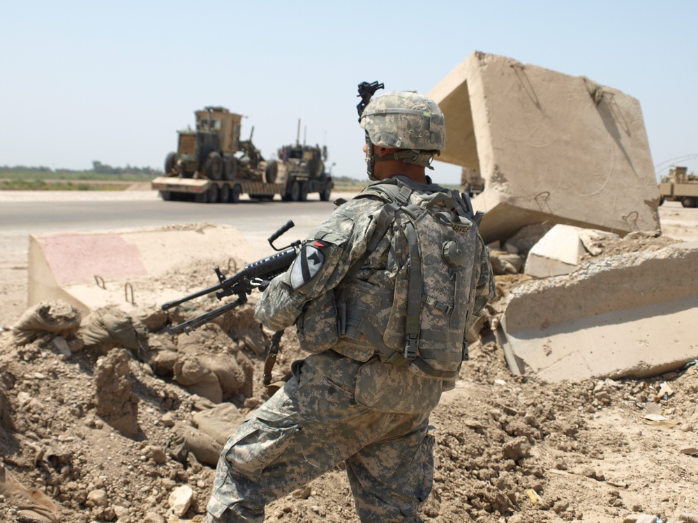 DVIDS - Images - Pulling security [Image 1 of 2]