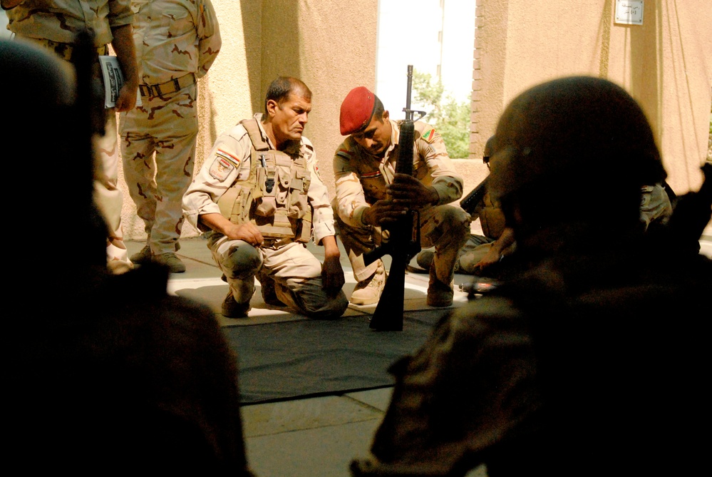 DVIDS - News - Eleventh Iraqi Army Division training academy takes off ...