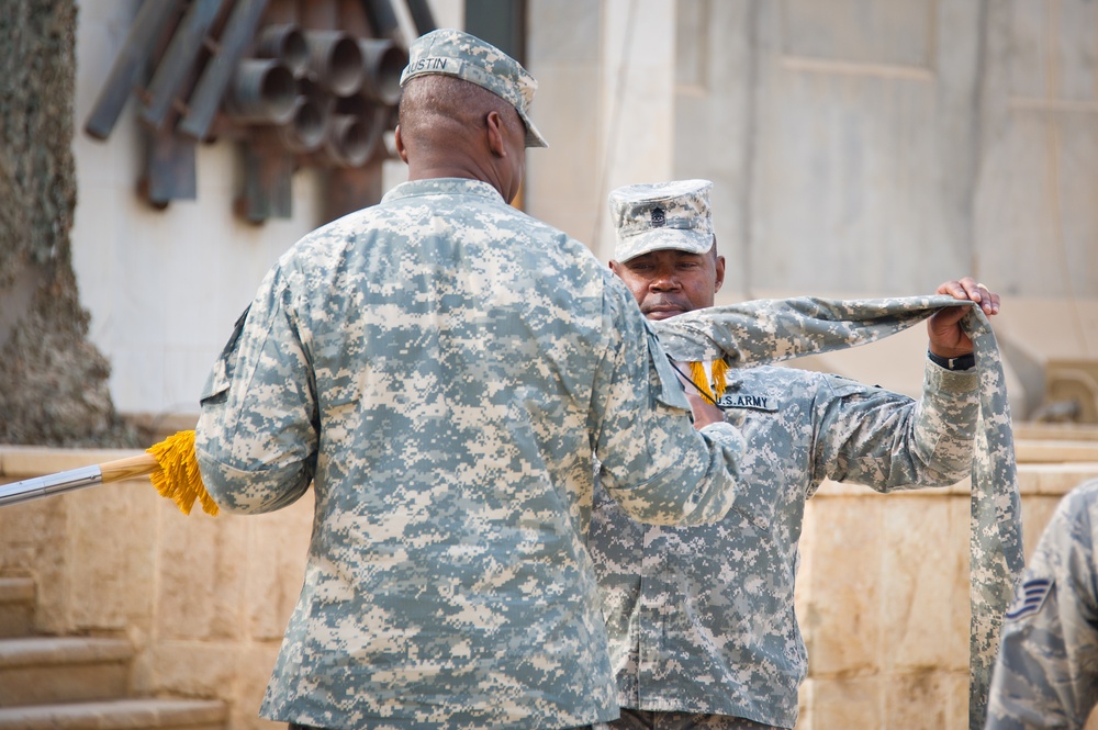 DVIDS - Images - Gen. Lloyd J. Austin, III and Command Sgt. Maj. Joseph ...