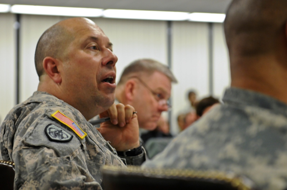 DVIDS - Images - Silver Scimitar 2012: Battle update brief [Image 3 of 4]