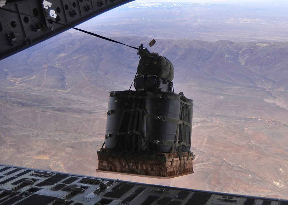 DVIDS - News - 62nd AW conducts first C-17 JPADS training