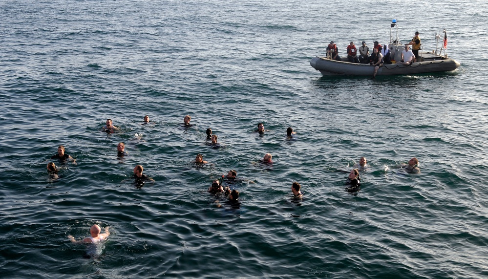 DVIDS - Images - USS Bunker Hill swim call [Image 4 of 20]