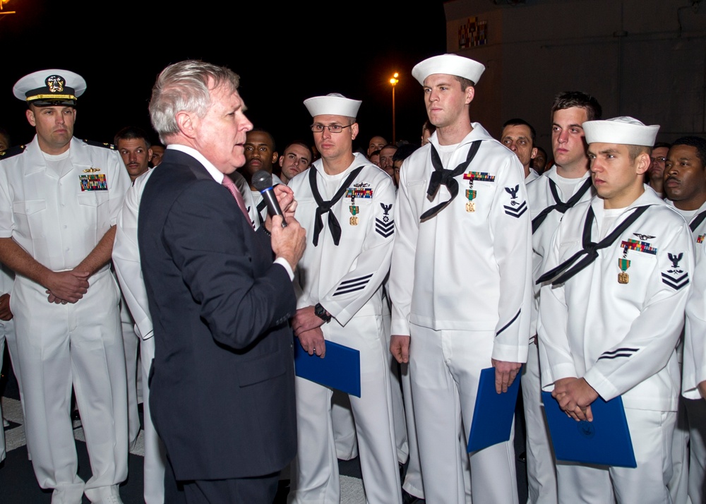 DVIDS - Images - Mabus visits USS Simpson [Image 1 of 2]