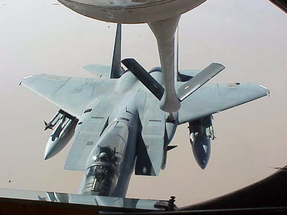DVIDS - Images - Grand Forks KC-135 refuels F-15 over US on training mission [Image 10 of 15]