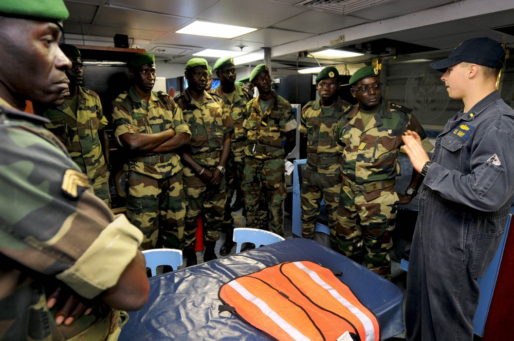 DVIDS - Images - USS Simpson gives tours to Senegalese navy boarding ...