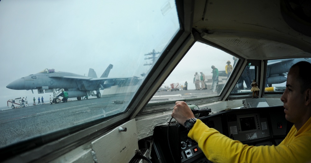 DVIDS - Images - USS Nimitz action [Image 4 of 4]