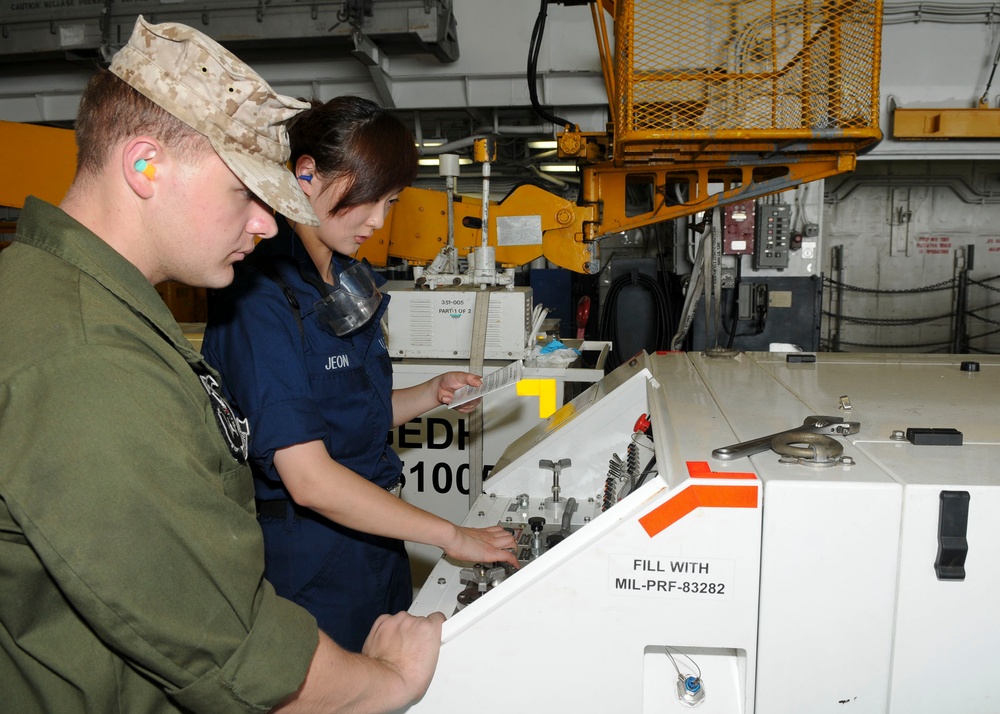 DVIDS - Images - Pre-operational check on an electrical hydraulic power ...