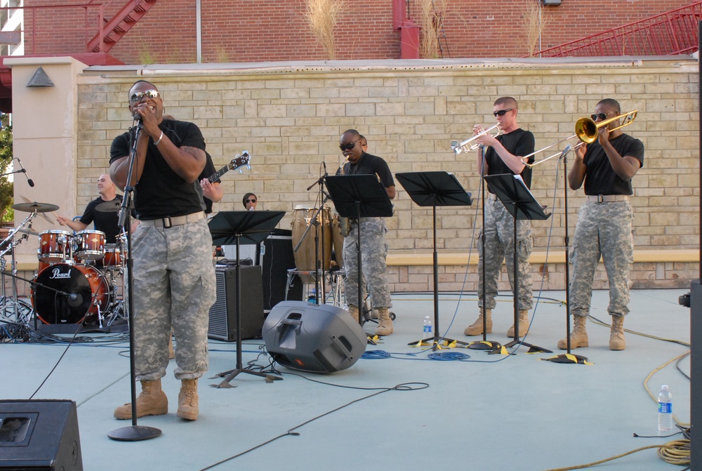 DVIDS - News - 1st AD Band performs at Alfresco Fridays