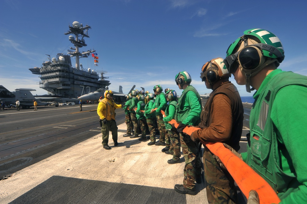 DVIDS - Images - USS George Washington flight deck operations [Image 2 ...