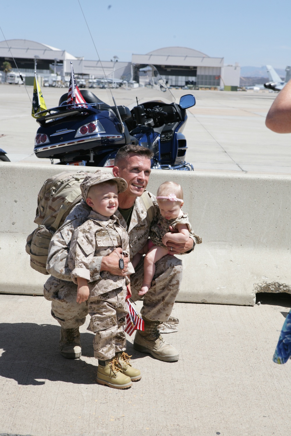 DVIDS - Images - Families, friends welcome home returning service ...