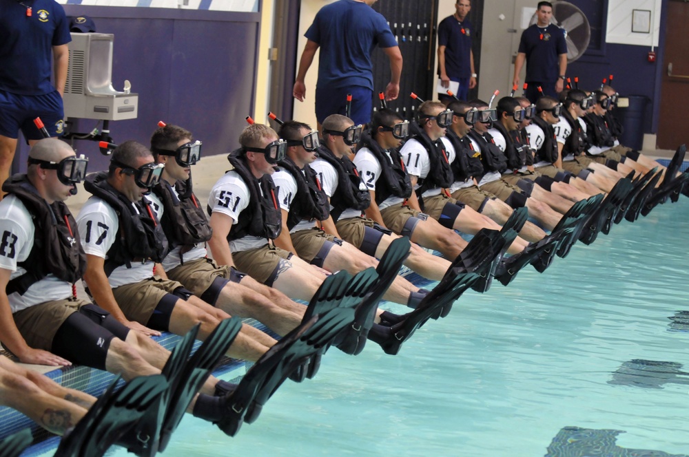 DVIDS - Images - Water entry exercise [Image 4 of 4]