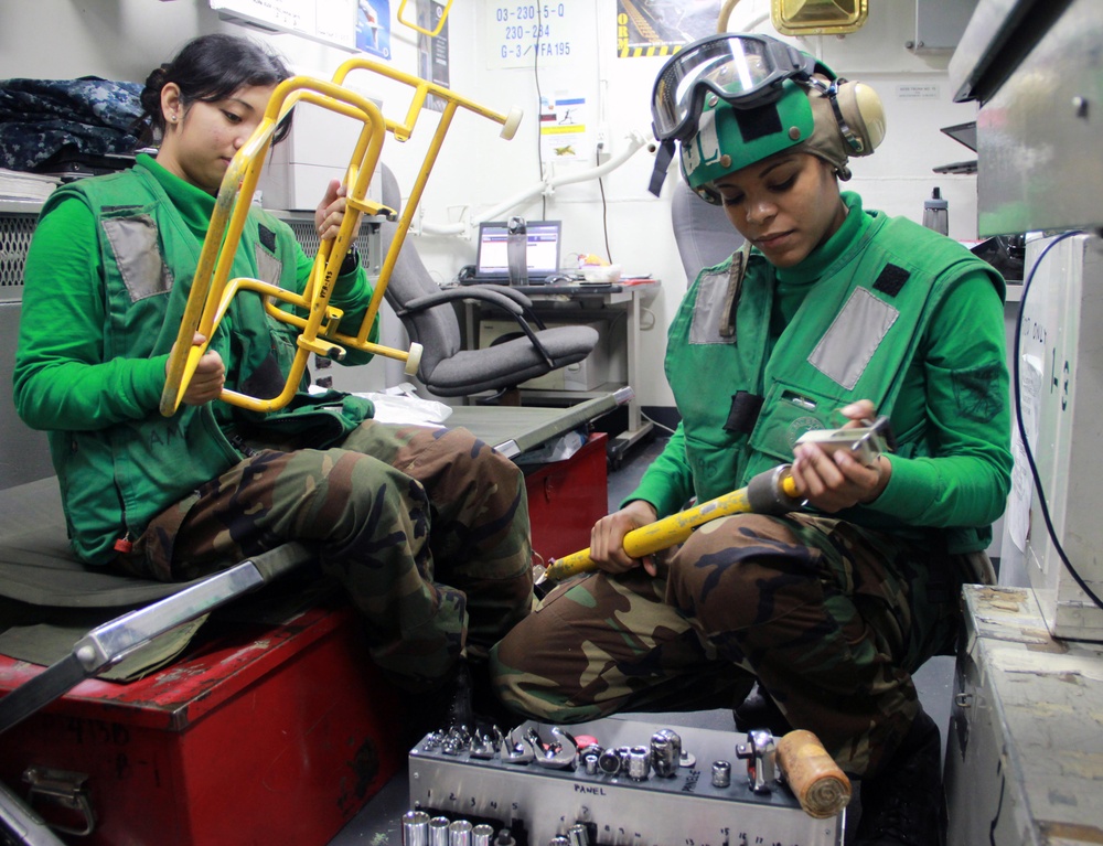 DVIDS - Images - CHINFO War fighting Shoot off