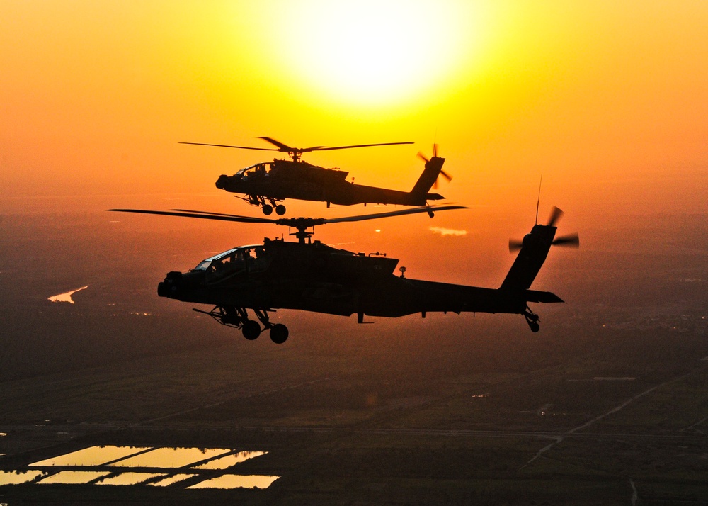 DVIDS - Images - Apache flies over Iraq at sunrise [Image 2 of 8]