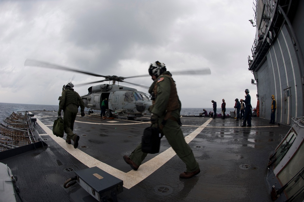 DVIDS - Images - Boarding a helicopter [Image 7 of 10]