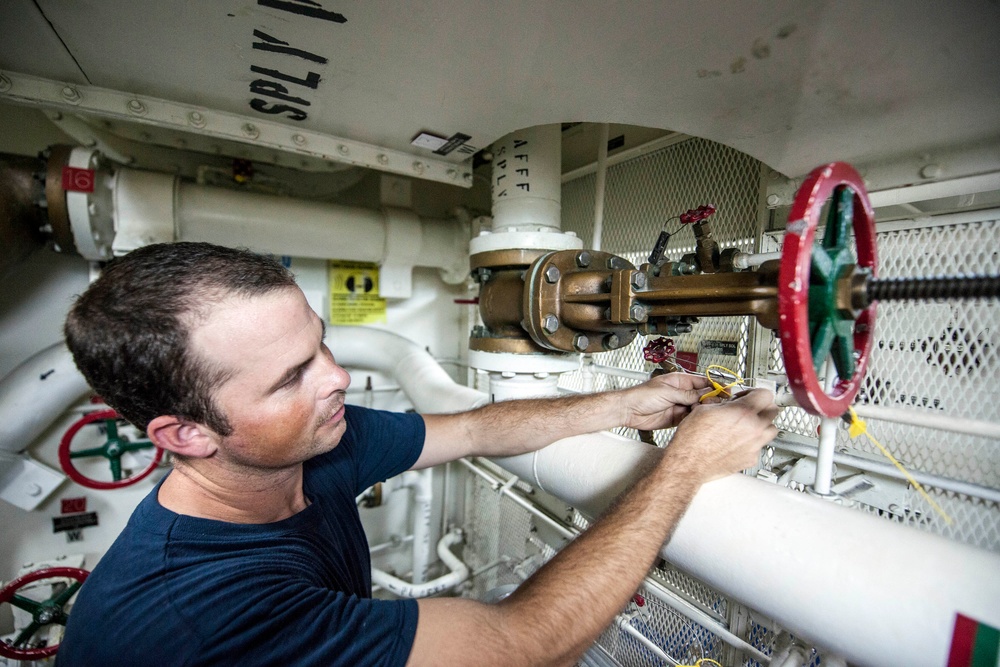 DVIDS - Images - USS Porter sailor at work [Image 1 of 2]
