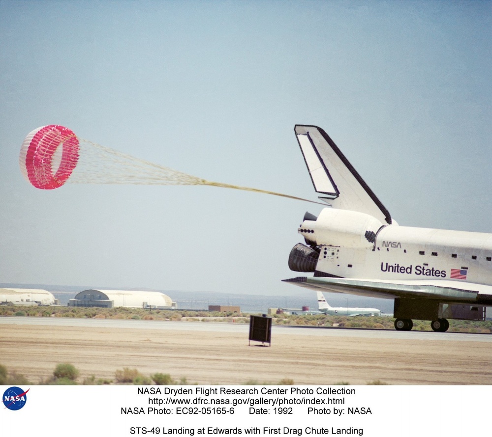 DVIDS - Images - STS-49 Landing at Edwards with First Drag Chute Landing