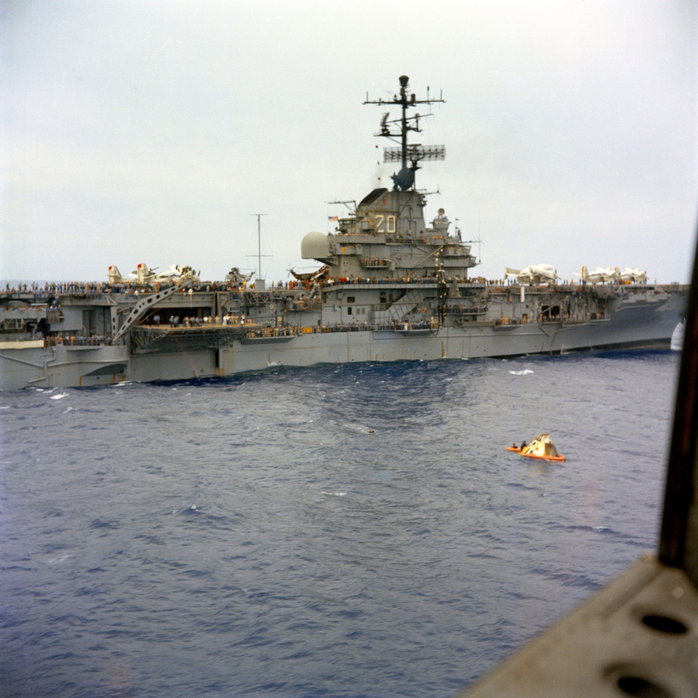 DVIDS - Images - U.S.S. Bennington during recovery operations for Apollo 4