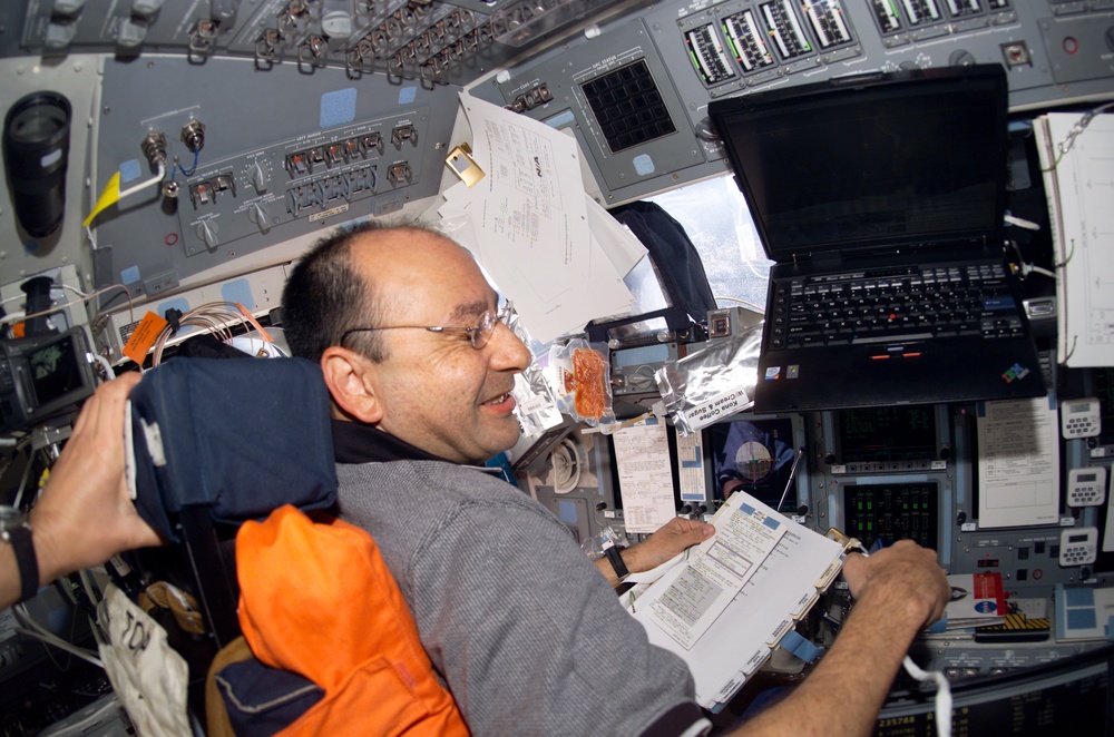 Space Shuttle Commander