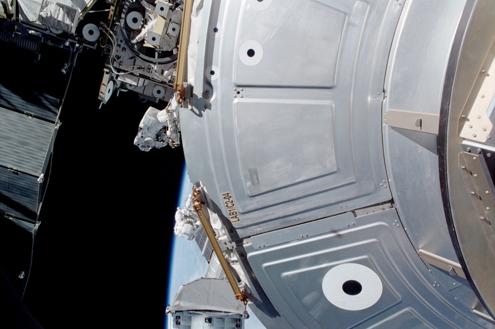 DVIDS - Images - Installation of High-Pressure Gas Tanks during EVA 2