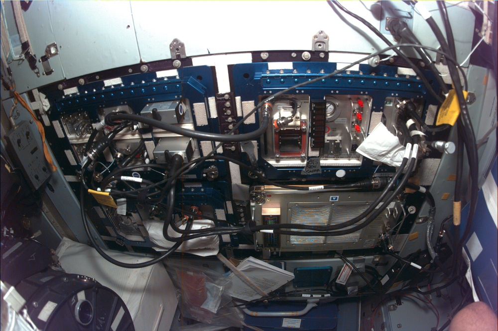 DVIDS - Images - BTS-BIO3D - Biorefrigerator on the Priroda module