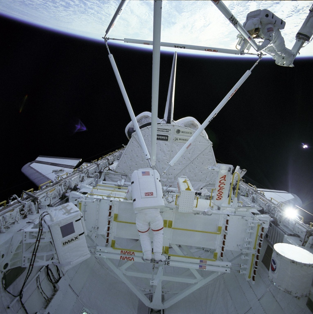 DVIDS - Images - STS-61B Astronauts Ross and Spring Work on ...