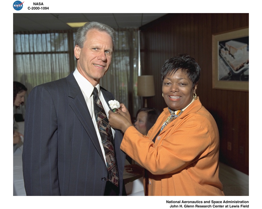 DVIDS - Images - NASA 2000 HONOR AWARDS CEREMONY CANDID SHOTS AFTER THE ...