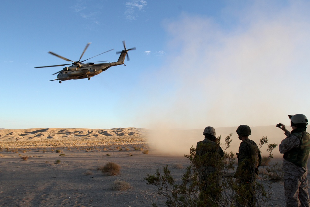 DVIDS - Images - When Devil Dogs howl, Wolf Pack flies to rescue [Image ...