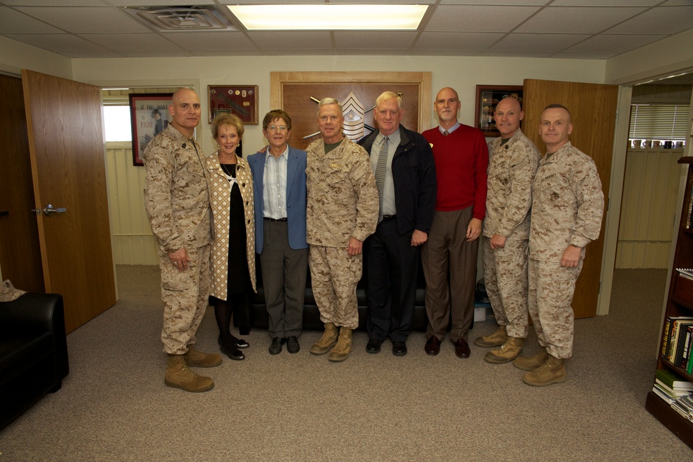 DVIDS - Images - Commandant meets with Marine detachment [Image 5 of 19]