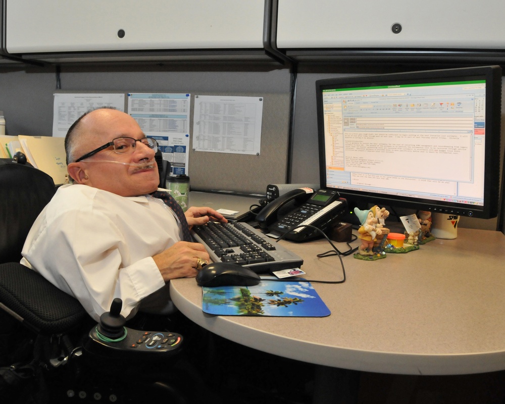 DVIDS - News - SPAWAR role model recipient of DOD Award for Outstanding ...