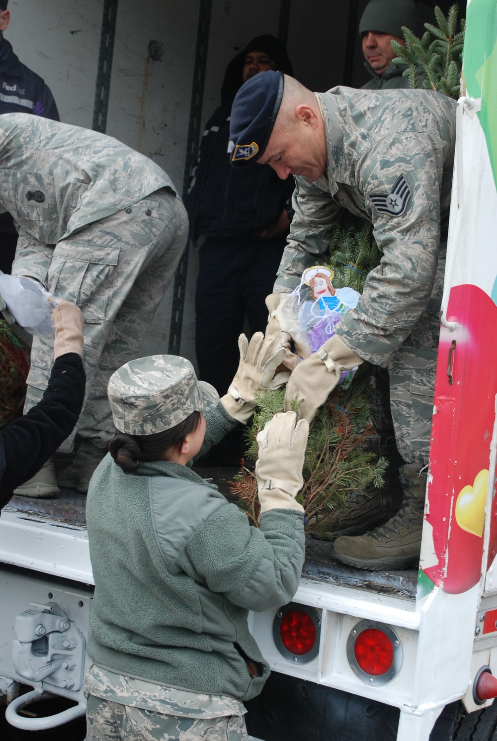 DVIDS - News - Troops lend a hand for holiday trees