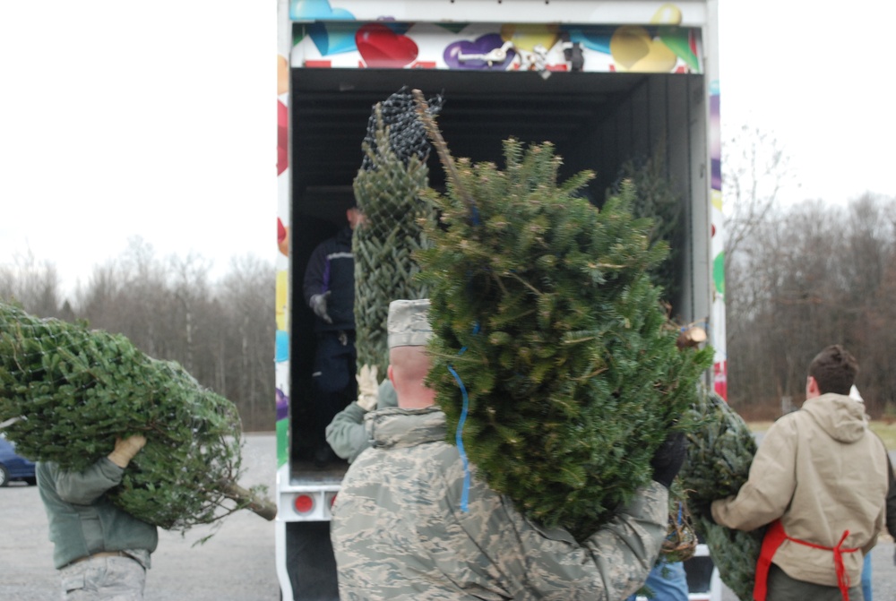 DVIDS - News - Troops lend a hand for holiday trees