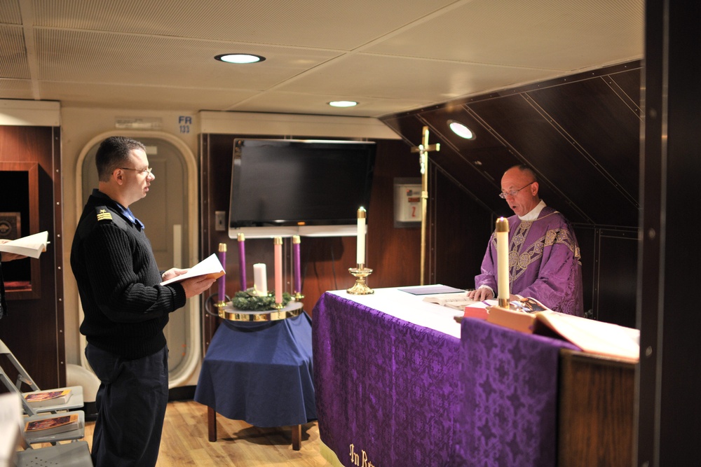 DVIDS - Images - Catholic mass aboard USS George H.W. Bush [Image 2 of 2]