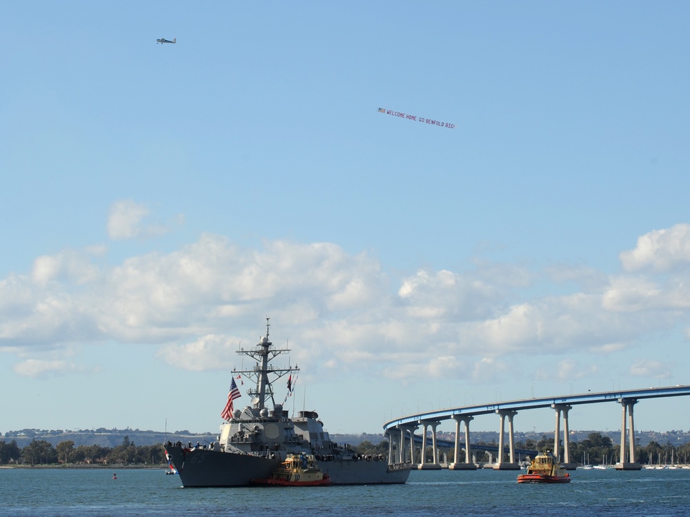 DVIDS - Images - USS Benfold returns to its homeport [Image 2 of 7]