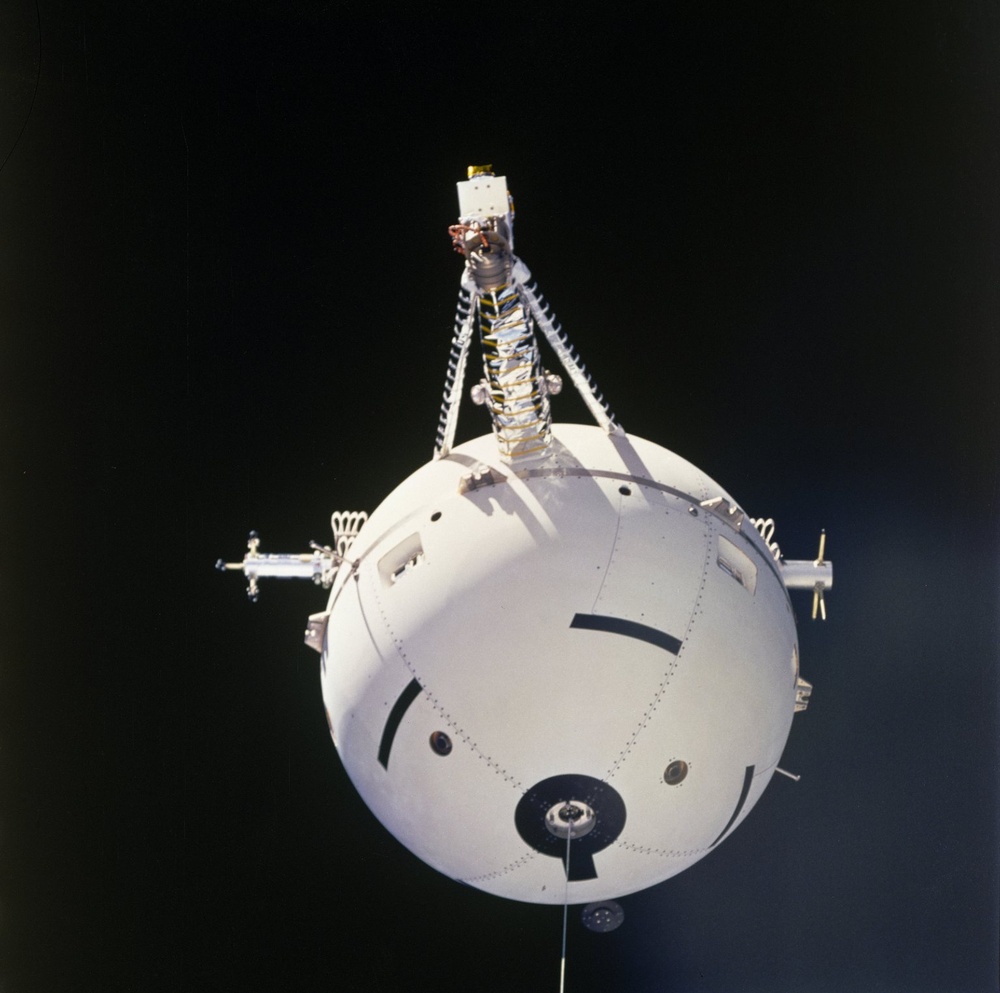 DVIDS - Images - STS-46 Onboard Photo: Tethered Satellite System (TSS-1)