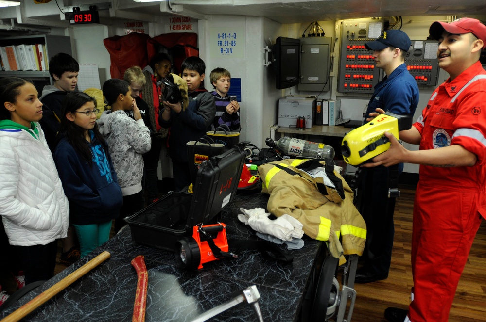 DVIDS - News - Studens tour USS Blue Ridge