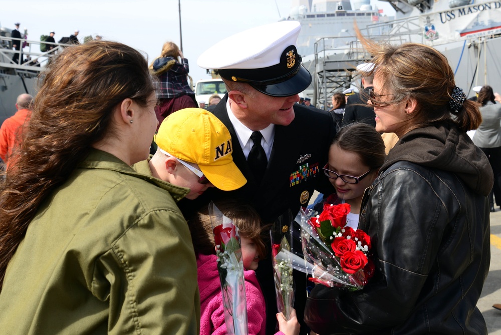 DVIDS - Images - USS Laboon returns to Naval Station Norfolk [Image 5 of 5]