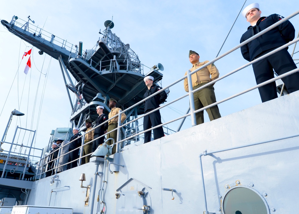 DVIDS - Images - USS Carter Hall [Image 2 of 3]