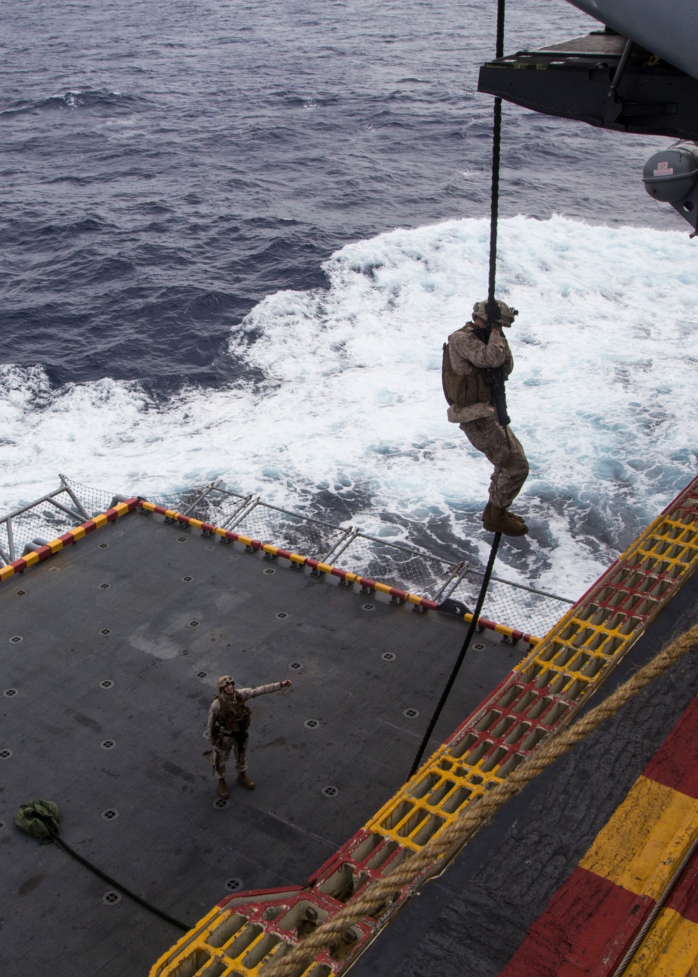 DVIDS - Images - Fast Rope [Image 10 of 15]