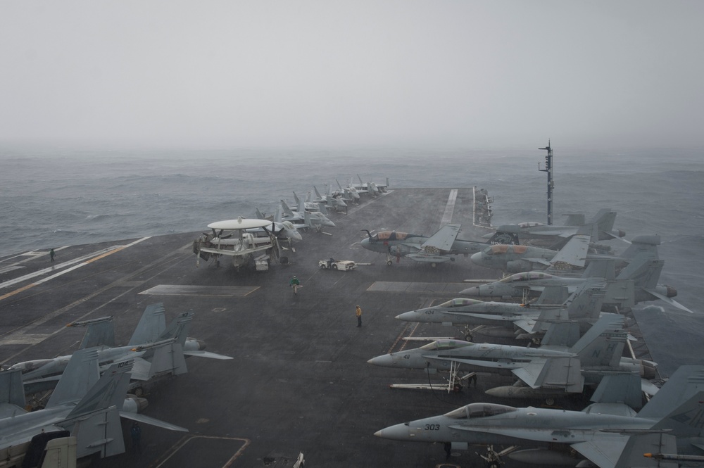DVIDS - Images - Nimitz flight deck action [Image 3 of 3]