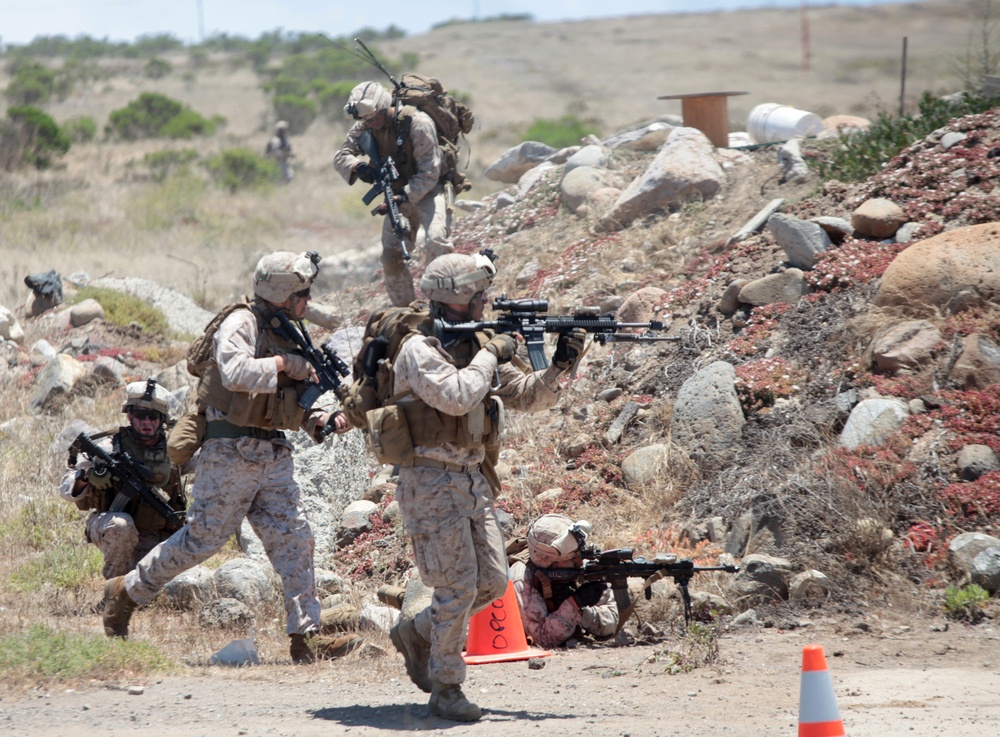 DVIDS - Images - 13th MEU 'Alpha Raiders' seize airfield for PMINT ...