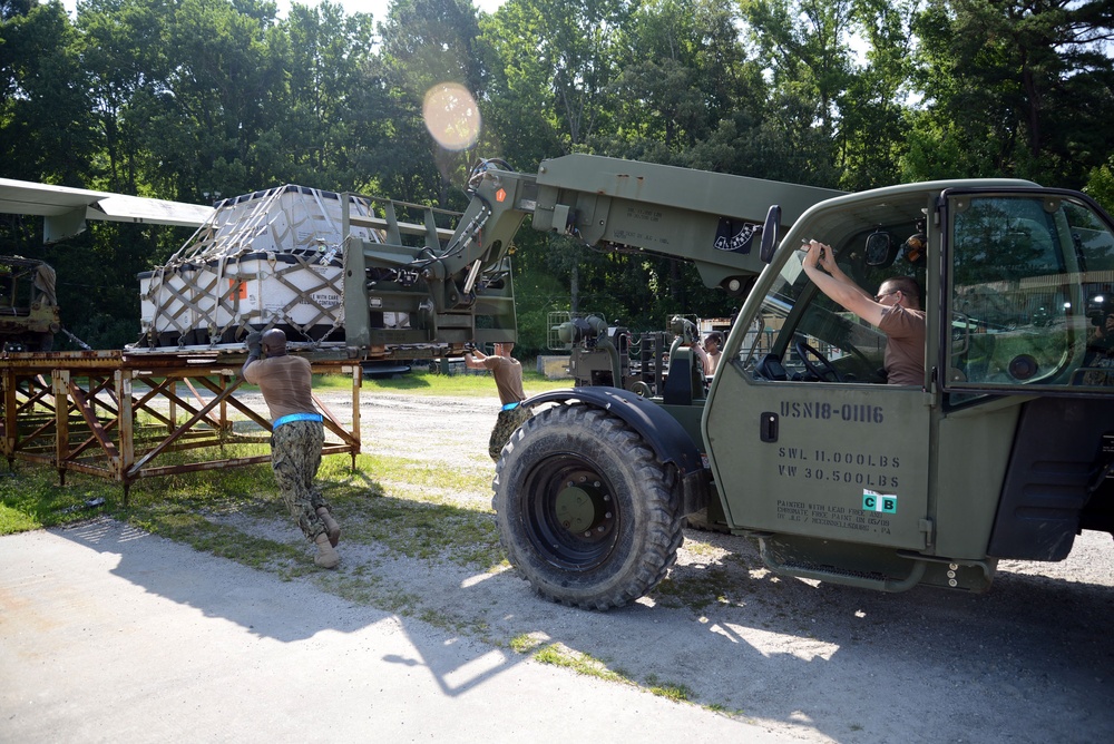 DVIDS - Images - NCHB 11 conducts on site training At NAVELSG [Image 2 ...