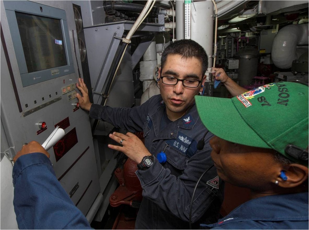 DVIDS - Images - USS Mason sailors train during engineering drill ...