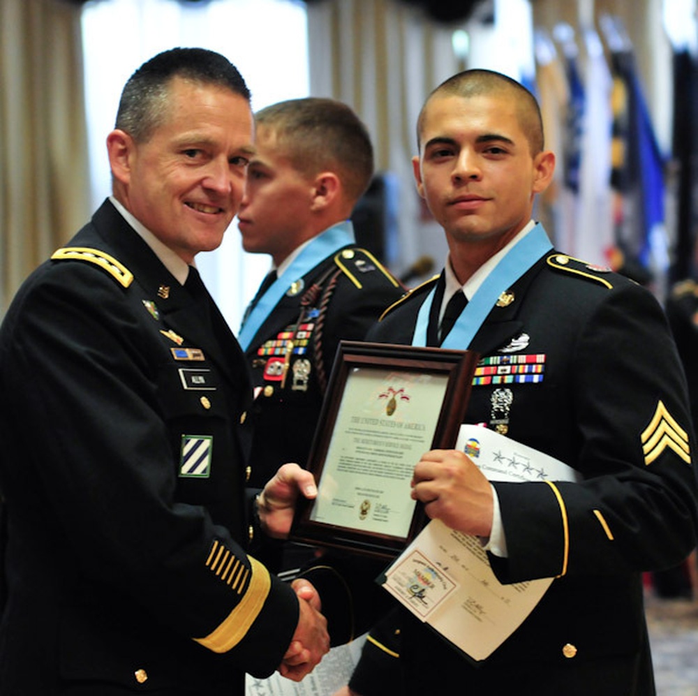 DVIDS - Images - 2013 FORSCOM NCO/Soldier of the Year [Image 3 of 4]