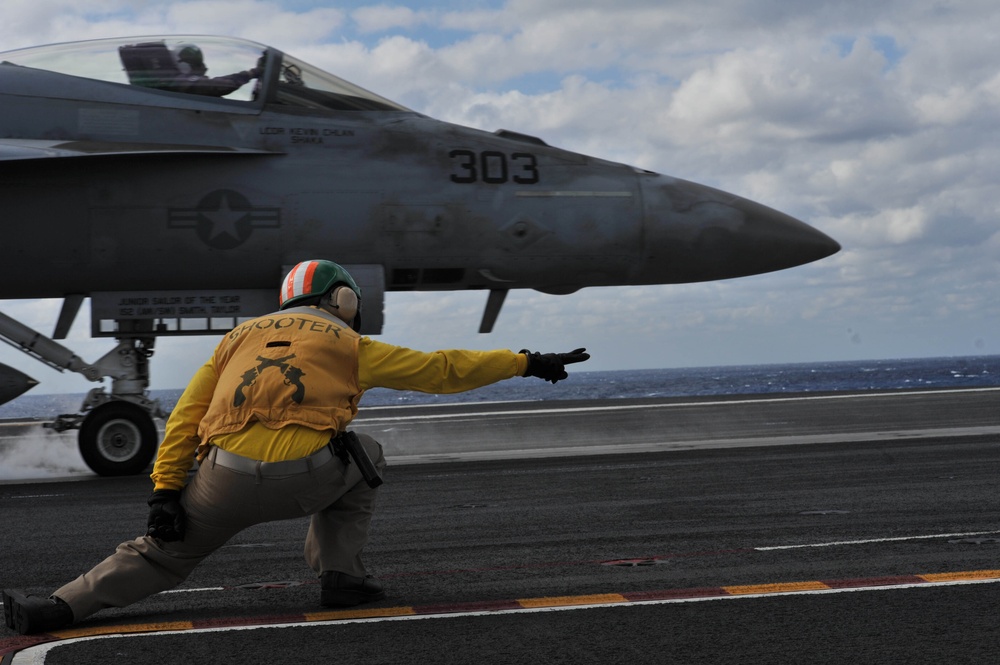 DVIDS - Images - USS Theodore Roosevelt flight deck operations [Image 1 of 2]