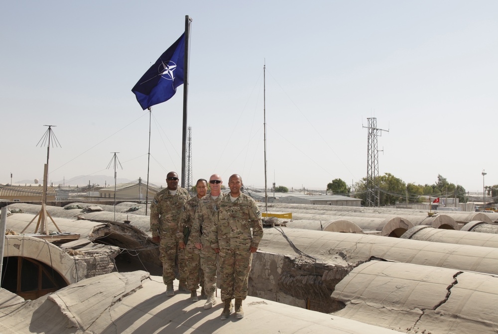 DVIDS - Images - USAR CSM Luther Thomas Jr. visit [Image 28 of 37]