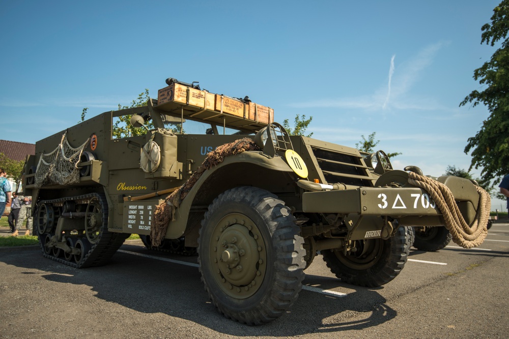 DVIDS - Images - Belgian reenactors visit and vehicle display [Image 5 ...