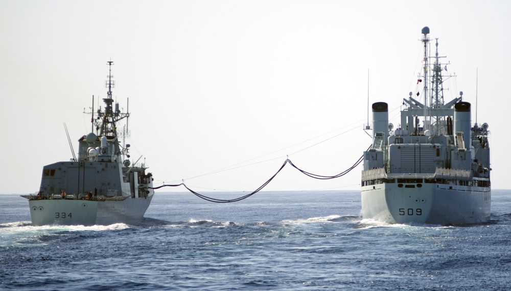 DVIDS - Images - Task group exercise with Canadian navy [Image 2 of 2]